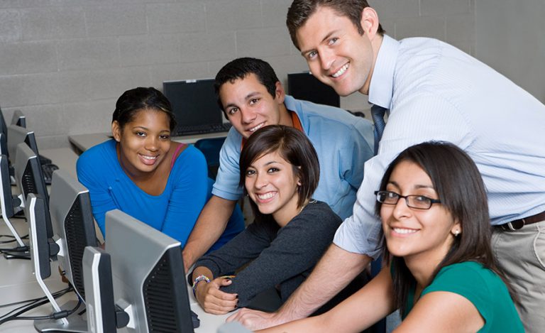 How Do Online Classes Work? - Laurus College